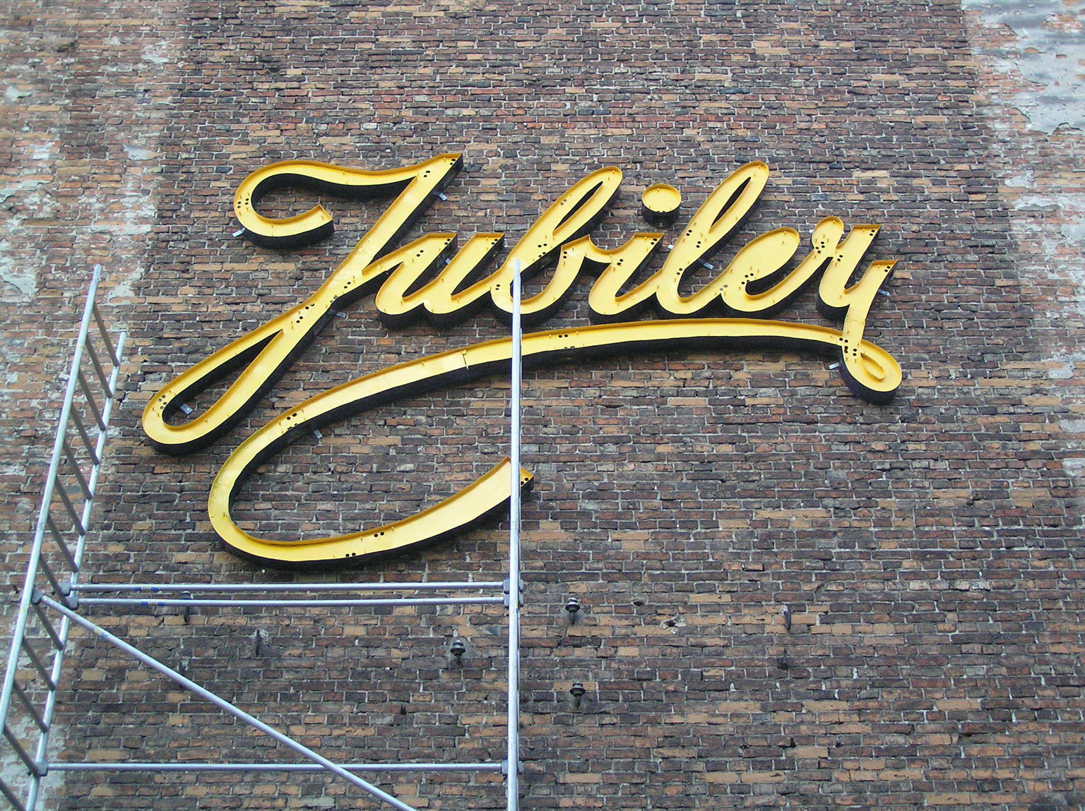 Kolejne neony w Soho Factory - Twoja Praga